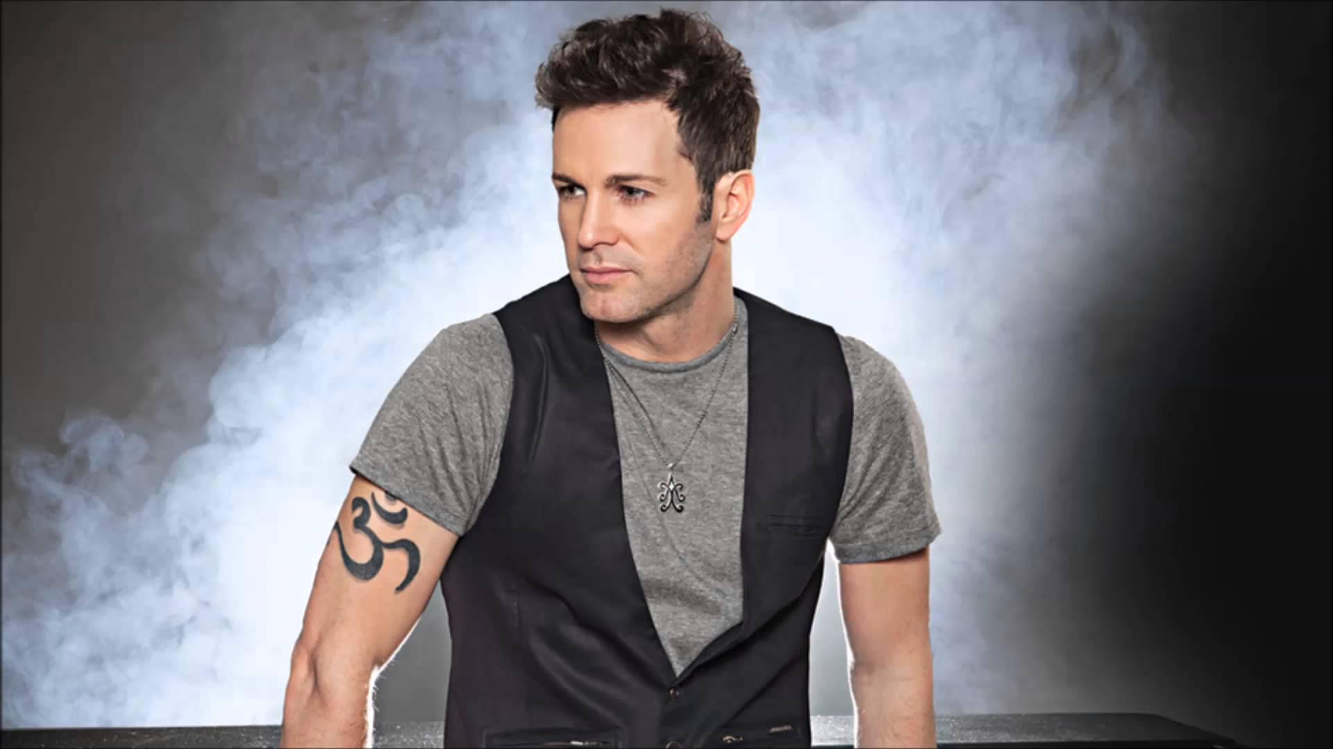 Le dieron el alta a la hija del cantante Axel - Noticias de Brown