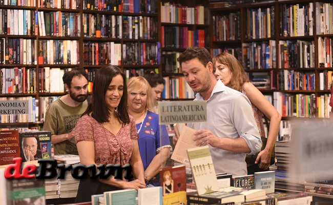 Julieta Venegas, una librera de lujo en Boulevard Shopping de Adrogué ...